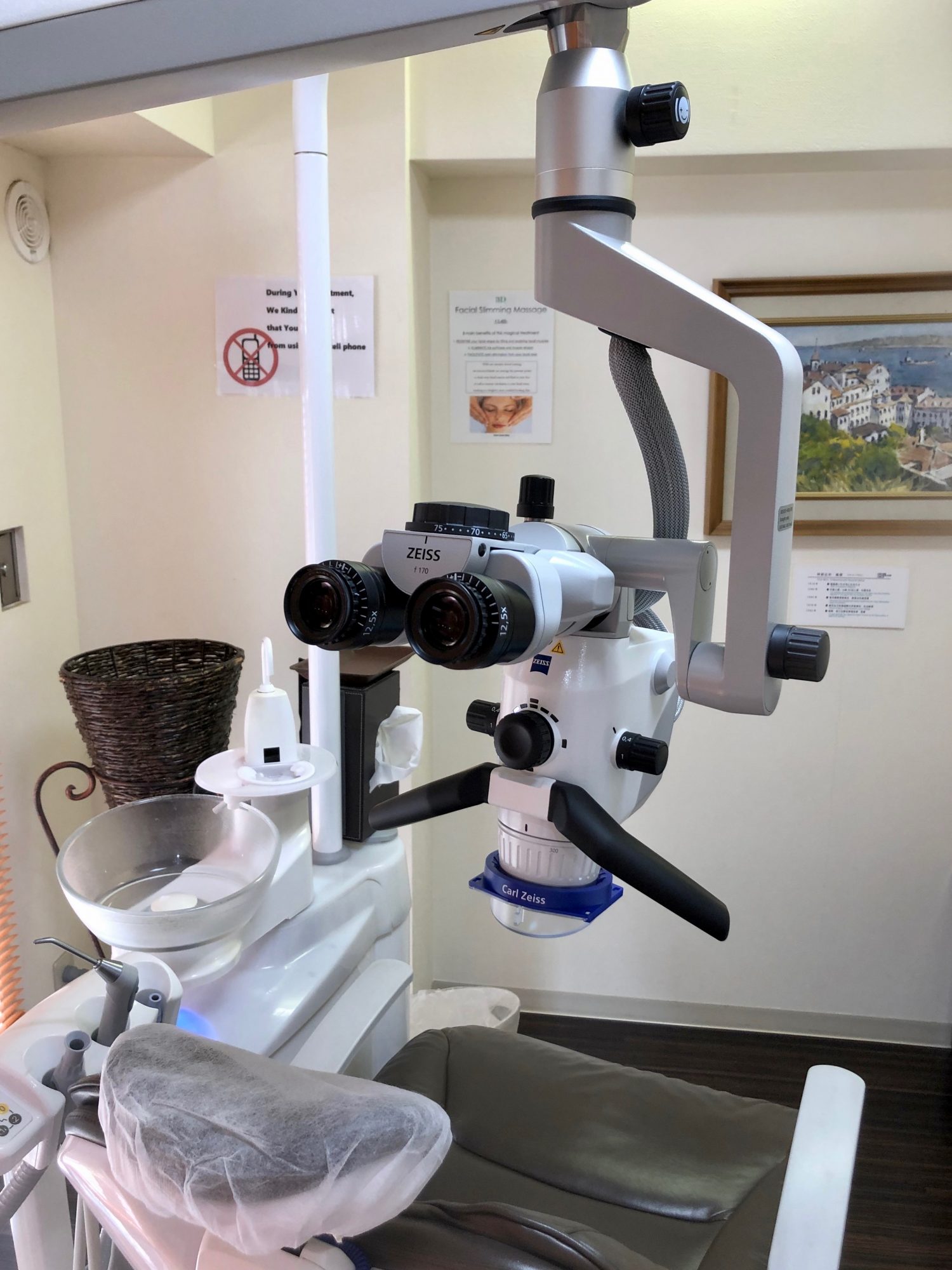 Seeing Things Better with the ZEISS Microscope - Hitomi Dental Office